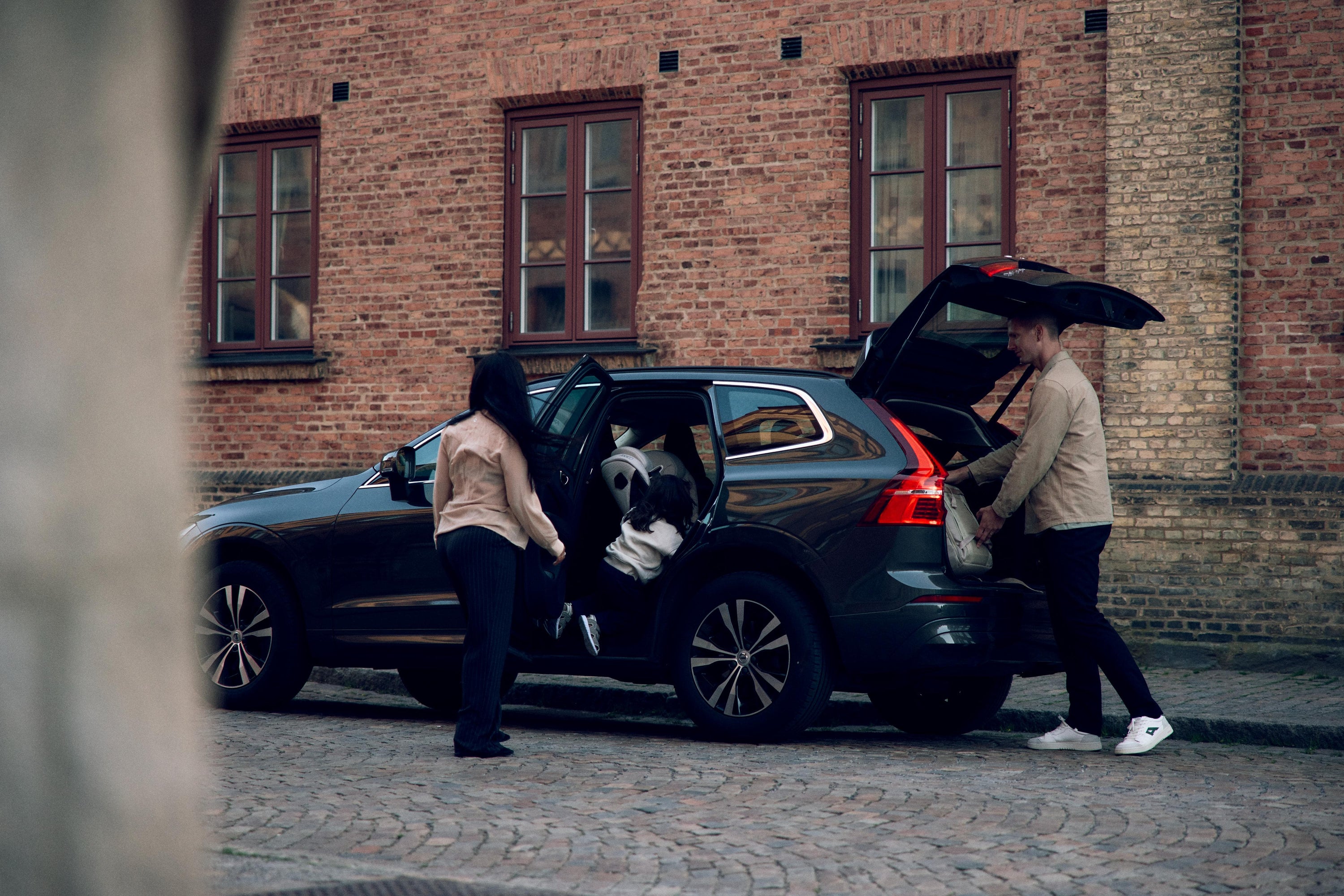 Axkid Minikid 2 Car Seat | Little Peas - Your Car Seat Centre